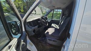 Balts Ford Transit 2012 Rīga, ar dzinēja tilpumu 2.20 L un nobraukumu 339 tūkst. km par 3750 €, foto 14 vietnē AUTOMOTO.COM.LV