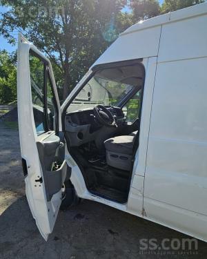 Balts Ford Transit 2012 Rīga, ar dzinēja tilpumu 2.20 L un nobraukumu 339 tūkst. km par 3750 €, foto 15 vietnē AUTOMOTO.COM.LV