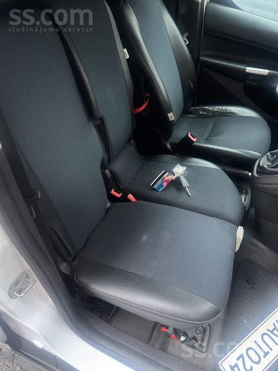 Balts Ford Transit 2015 Rīga, ar dzinēja tilpumu 1.60 L un nobraukumu 197 tūkst. km par 8999 €, foto 18 vietnē AUTOMOTO.COM.LV