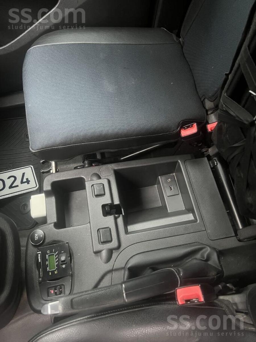 Balts Ford Transit 2015 Rīga, ar dzinēja tilpumu 1.60 L un nobraukumu 197 tūkst. km par 8999 €, foto 19 vietnē AUTOMOTO.COM.LV