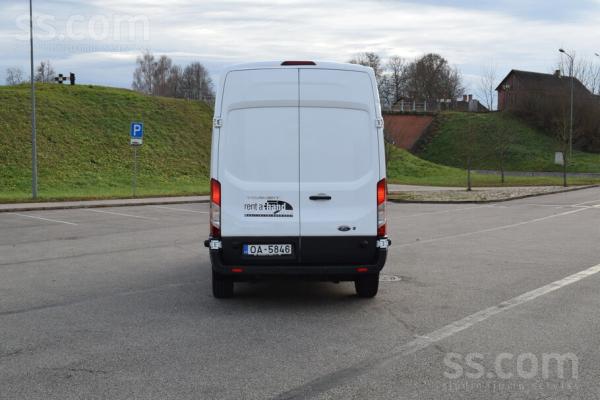 Balts Ford Transit 2017 Rīga, ar dzinēja tilpumu 2.00 L un nobraukumu 172 tūkst. km par 11500 €, foto 2 vietnē AUTOMOTO.COM.LV