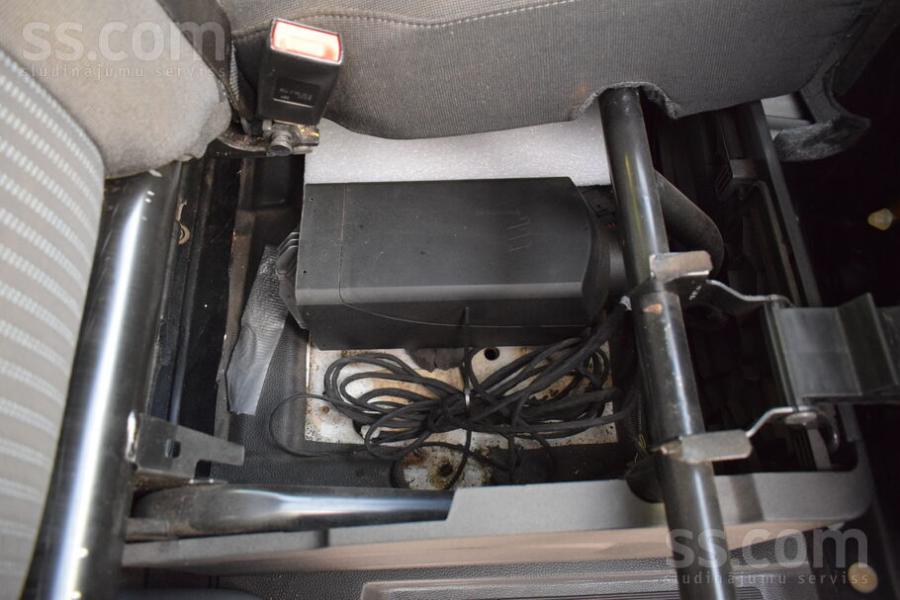 White Ford Transit 2017 in Riga, with an engine capacity of 2.00 L and mileage of 172 thousand km for 11500 €, photo 30 on AUTOMOTO.COM.LV