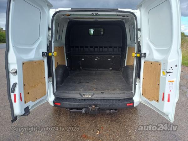 Ford Transit 2018 Tallina vietnē Balts Ford Transit 2018 Tallina, ar dzinēja tilpumu 2.00 L un nobraukumu 265 tūkst. km par 16800 €, foto 1 vietnē AUTOMOTO.COM.LV