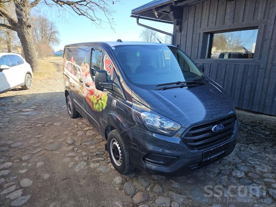White Ford Transit 2021 in Cesis, with an engine capacity of 2.00 L and mileage of 71 thousand km for 12500 €, photo 7 on AUTOMOTO.COM.LV