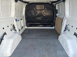 White Ford Transit 2021 in Cesis, with an engine capacity of 2.00 L and mileage of 71 thousand km for 12500 €, photo 14 on AUTOMOTO.COM.LV
