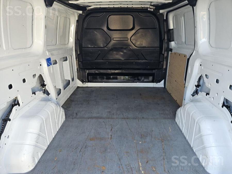 White Ford Transit 2021 in Cesis, with an engine capacity of 2.00 L and mileage of 71 thousand km for 12500 €, photo 14 on AUTOMOTO.COM.LV