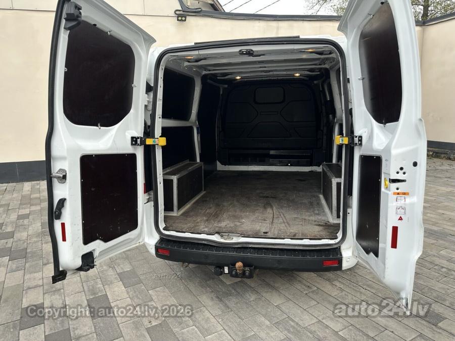 White Ford Transit 2023 in Riga, with an engine capacity of 2.00 L and mileage of 91 thousand km for 20450 €, photo 17 on AUTOMOTO.COM.LV