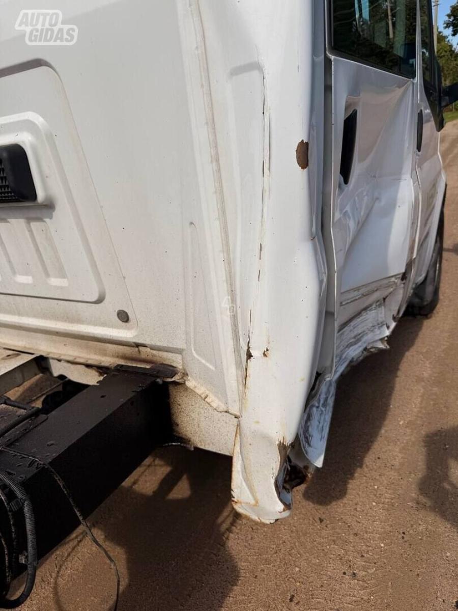 Balts Ford Transit 2010 Kauņa, ar dzinēja tilpumu 2.40 L un nobraukumu 187 tūkst. km par 2500 €, foto 8 vietnē AUTOMOTO.COM.LV