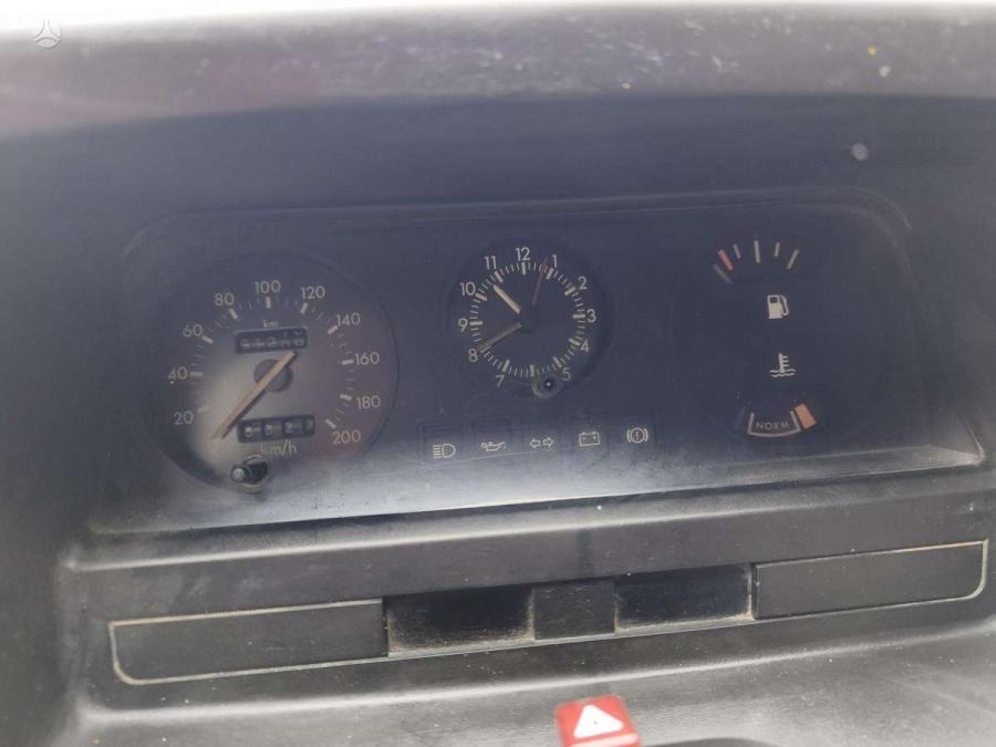 Yellow Ford Transit 1990 in Panevezys, with an engine capacity of 2.50 L and mileage of 66 thousand km for 2200 €, photo 22 on AUTOMOTO.COM.LV