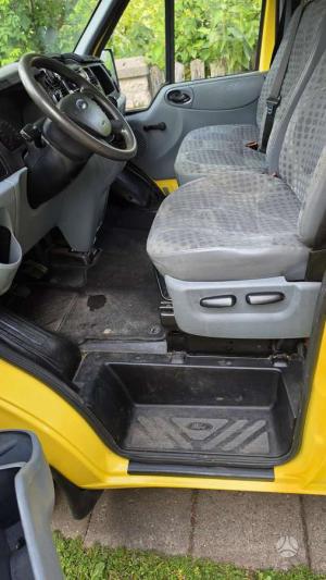 Yellow Ford Transit 2007 in Vilnius, with an engine capacity of 2.20 L and mileage of 191 thousand km for 4800 €, photo 15 on AUTOMOTO.COM.LV