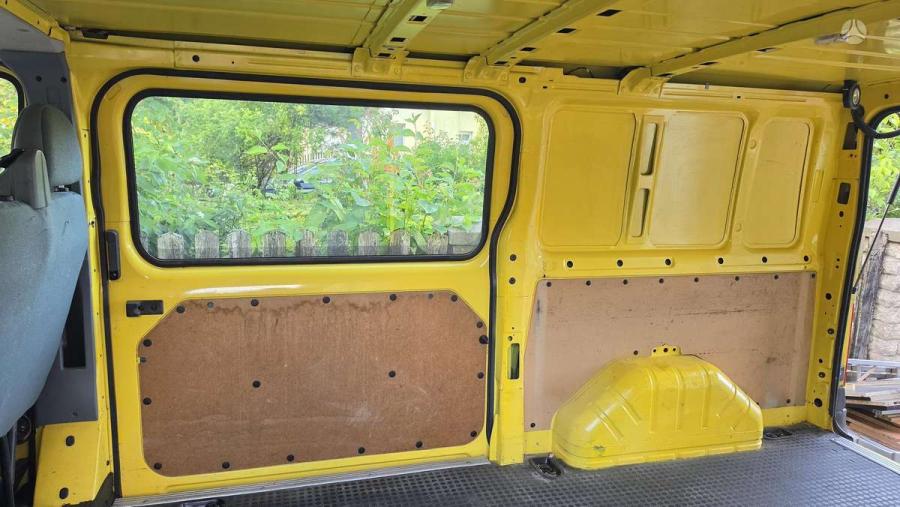 Yellow Ford Transit 2007 in Vilnius, with an engine capacity of 2.20 L and mileage of 191 thousand km for 4800 €, photo 17 on AUTOMOTO.COM.LV