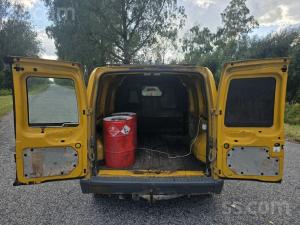Yellow Ford Transit 2006 in Riga, with an engine capacity of 1.80 L and mileage of 294 thousand km for 1300 €, photo 9 on AUTOMOTO.COM.LV