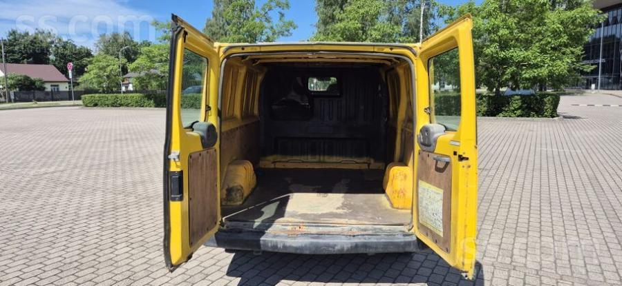 Yellow Ford Transit 2007 in Jelgava, with an engine capacity of 2.20 L and mileage of 467 thousand km for 1590 €, photo 3 on AUTOMOTO.COM.LV