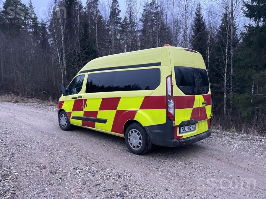Yellow Ford Transit 2016 in Limbazi, with an engine capacity of 2.20 L and mileage of 333 thousand km for 10000 €, photo 1 on AUTOMOTO.COM.LV