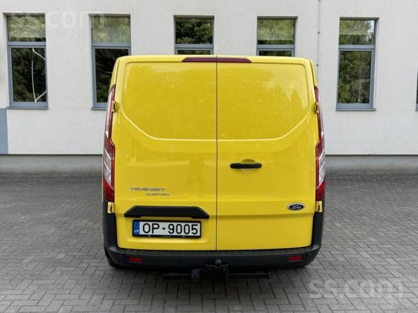 Yellow Ford Transit 2018 in Jelgava, with an engine capacity of 2.00 L and mileage of 277 thousand km for 11895 €, photo 7 on AUTOMOTO.COM.LV