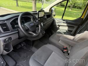 Yellow Ford Transit 2018 in Jelgava, with an engine capacity of 2.00 L and mileage of 277 thousand km for 11895 €, photo 9 on AUTOMOTO.COM.LV