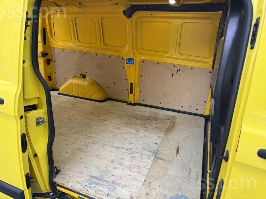 Yellow Ford Transit 2018 in Jelgava, with an engine capacity of 2.00 L and mileage of 277 thousand km for 11895 €, photo 17 on AUTOMOTO.COM.LV