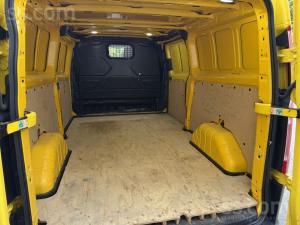 Yellow Ford Transit 2018 in Jelgava, with an engine capacity of 2.00 L and mileage of 277 thousand km for 11895 €, photo 18 on AUTOMOTO.COM.LV