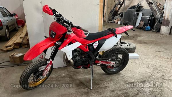 Red Gas Gas EC 300 2014 in Rakvere, with an engine capacity of 0.30 L and mileage of 0 thousand km for 3600 €, photo 1 on AUTOMOTO.COM.LV