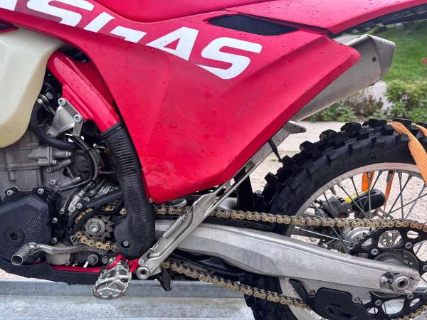 Gas Gas EC 2024 Viļņa, ar dzinēja tilpumu 0.45 L un nobraukumu 5 tūkst. km par 6400 €, foto 4 vietnē AUTOMOTO.COM.LV