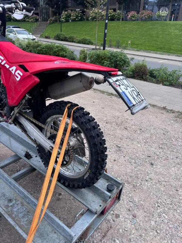 Gas Gas EC 2024 Viļņa, ar dzinēja tilpumu 0.45 L un nobraukumu 5 tūkst. km par 6400 €, foto 5 vietnē AUTOMOTO.COM.LV