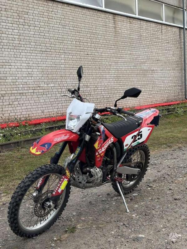 Gas Gas EC 2006 KauÅa vietnÄ Sarkans Gas Gas EC 2006 KauÅa, ar dzinÄja tilpumu 0.25 L un nobraukumu 17 tÅ«kst. km par 3500 ā¬, foto 1 vietnÄ AUTOMOTO.COM.LV