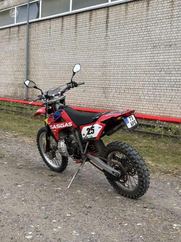Gas Gas EC 2006 KauÅa vietnÄ Sarkans Gas Gas EC 2006 KauÅa, ar dzinÄja tilpumu 0.25 L un nobraukumu 17 tÅ«kst. km par 3500 ā¬, foto 6 vietnÄ AUTOMOTO.COM.LV