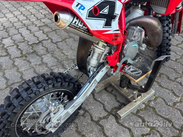 Gas Gas MC 50 2024 Tallina, ar dzinēja tilpumu 50.00 L un nobraukumu 0 tūkst. km par 3200 €, foto 3 vietnē AUTOMOTO.COM.LV
