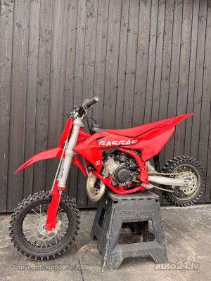 Sarkans Gas Gas MC 50 2024 Tallina, ar dzinēja tilpumu 50.00 L un nobraukumu 0 tūkst. km par 2600 €, foto 1 vietnē AUTOMOTO.COM.LV