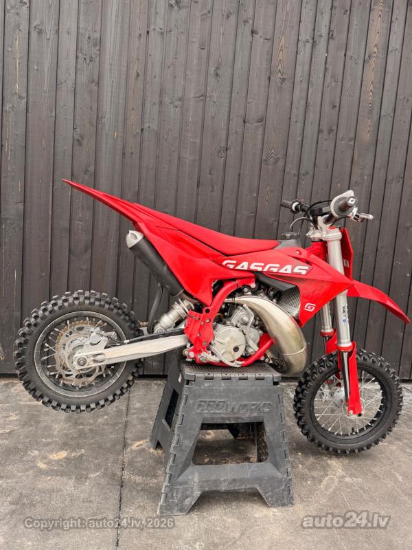 Sarkans Gas Gas MC 50 2024 Tallina, ar dzinēja tilpumu 50.00 L un nobraukumu 0 tūkst. km par 2600 €, foto 3 vietnē AUTOMOTO.COM.LV