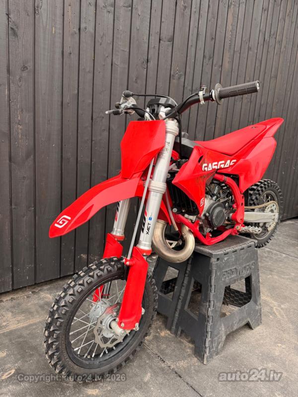 Sarkans Gas Gas MC 50 2024 Tallina, ar dzinēja tilpumu 50.00 L un nobraukumu 0 tūkst. km par 2600 €, foto 5 vietnē AUTOMOTO.COM.LV
