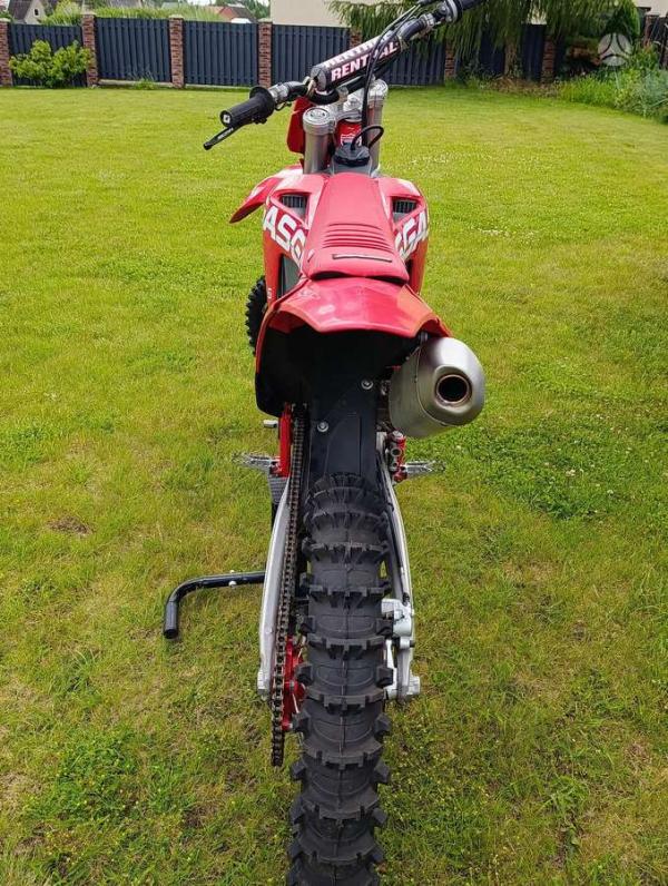 Gas Gas MC 2021 Vievis, ar dzinēja tilpumu 0.45 L un nobraukumu 98 tūkst. km par 4400 €, foto 5 vietnē AUTOMOTO.COM.LV