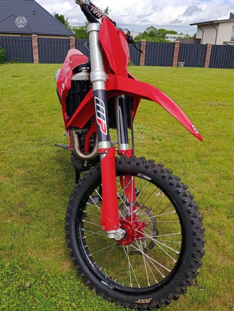 Gas Gas MC 2021 Vievis, ar dzinēja tilpumu 0.45 L un nobraukumu 98 tūkst. km par 4400 €, foto 12 vietnē AUTOMOTO.COM.LV