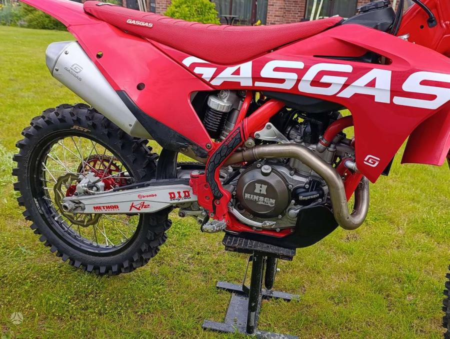 Gas Gas MC 2021 Vievis, ar dzinēja tilpumu 0.45 L un nobraukumu 98 tūkst. km par 4400 €, foto 15 vietnē AUTOMOTO.COM.LV