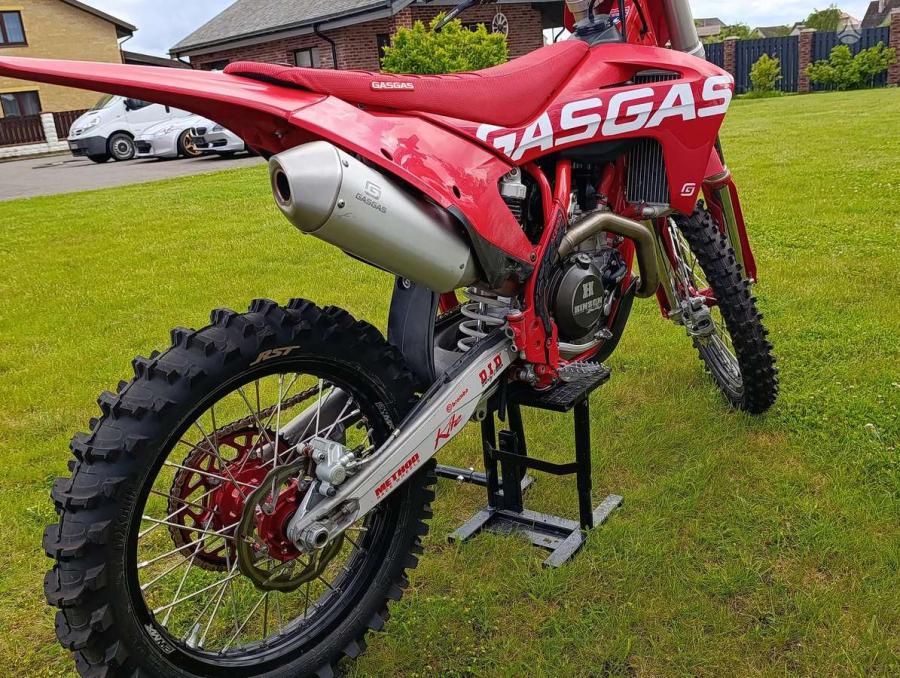 Gas Gas MC 2021 Vievis, ar dzinēja tilpumu 0.45 L un nobraukumu 98 tūkst. km par 4400 €, foto 16 vietnē AUTOMOTO.COM.LV