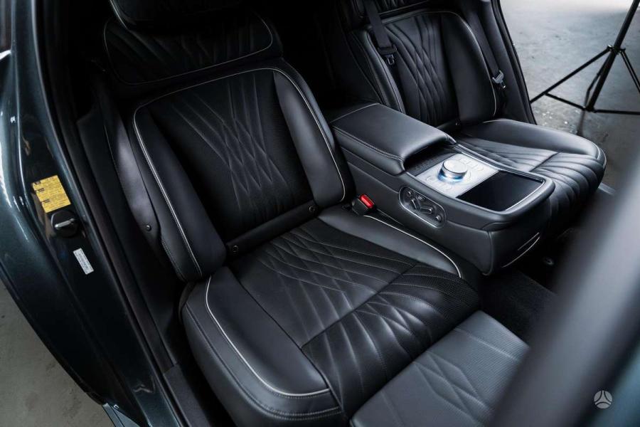 Pelēks Genesis G90 2023 Viļņa, ar dzinēja tilpumu 3.00 L un nobraukumu 52 tūkst. km par 54999 €, foto 35 vietnē AUTOMOTO.COM.LV
