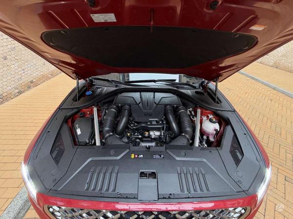 Red Genesis GV70 2023 in Vilnius, with an engine capacity of 3.50 L and mileage of 50 thousand km for 34400 €, photo 8 on AUTOMOTO.COM.LV