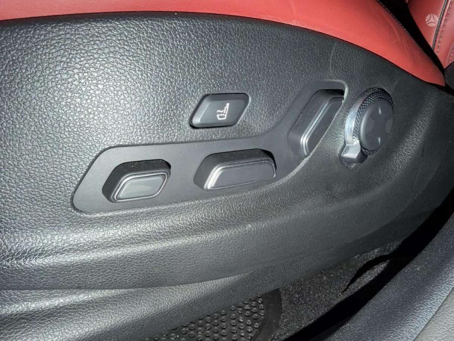 Red Genesis GV70 2023 in Vilnius, with an engine capacity of 3.50 L and mileage of 50 thousand km for 34400 €, photo 24 on AUTOMOTO.COM.LV
