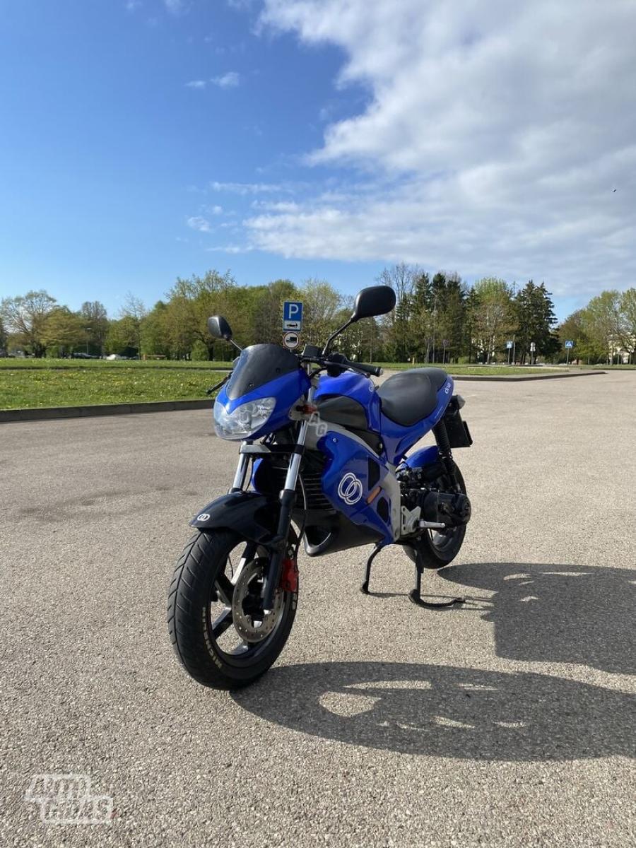 Синий Gilera DNA 2003 в Каунас, объемом двигателя 0.05 л и пробегом 5 тыс. км за 1100 €, фото 1 на AUTOMOTO.COM.LV
