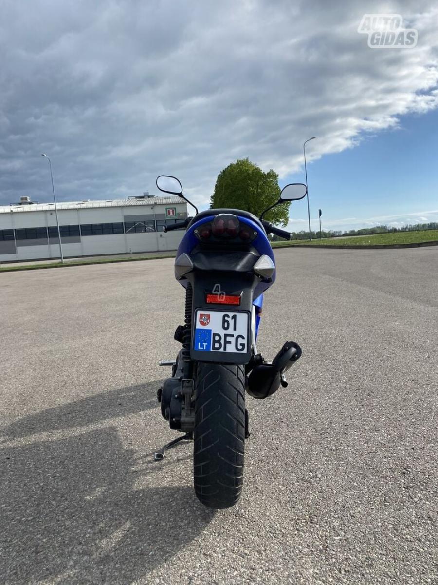Синий Gilera DNA 2003 в Каунас, объемом двигателя 0.05 л и пробегом 5 тыс. км за 1100 €, фото 7 на AUTOMOTO.COM.LV
