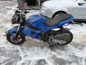 Gilera DNA 2000 Kauņa, ar dzinēja tilpumu 0.13 L un nobraukumu 0 tūkst. km par 998 €, foto  vietnē AUTOMOTO.COM.LV
