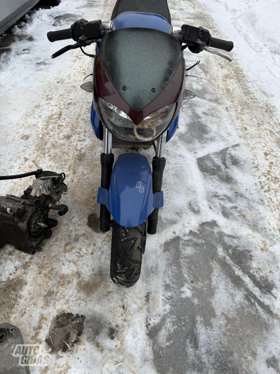 Gilera DNA 2000 в Каунас, объемом двигателя 0.13 л и пробегом 0 тыс. км за 1100 €, фото 3 на AUTOMOTO.COM.LV