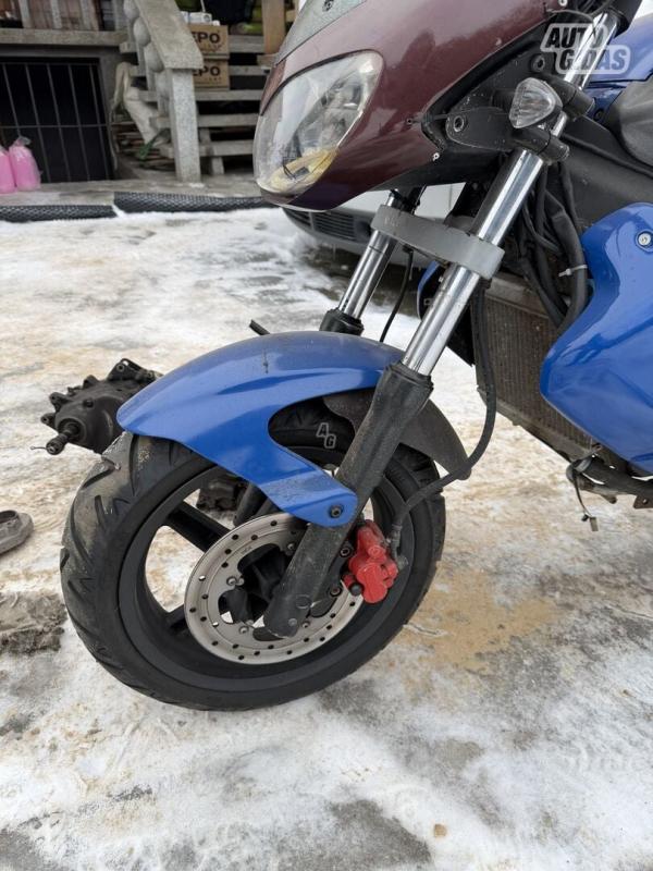 Gilera DNA 2000 Kauņa, ar dzinēja tilpumu 0.13 L un nobraukumu 0 tūkst. km par 1100 €, foto 7 vietnē AUTOMOTO.COM.LV