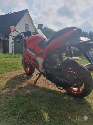 Sarkans Gilera DNA 2002 Kauņa, ar dzinēja tilpumu 0.00 L un nobraukumu 7 tūkst. km par 1000 €, foto 2 vietnē AUTOMOTO.COM.LV