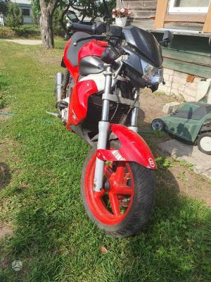 Sarkans Gilera DNA 2002 Kauņa, ar dzinēja tilpumu 0.00 L un nobraukumu 7 tūkst. km par 1000 €, foto 6 vietnē AUTOMOTO.COM.LV