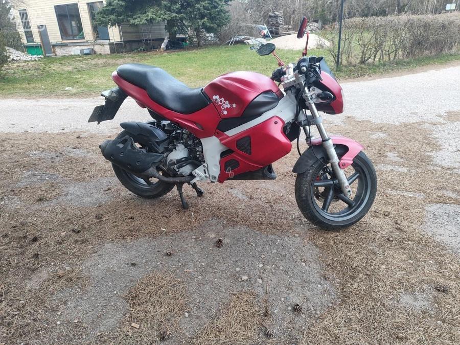 Sarkans Gilera DNA 2002 Kaišiadorys, ar dzinēja tilpumu 0.00 L un nobraukumu 0 tūkst. km par 1100 €, foto 5 vietnē AUTOMOTO.COM.LV