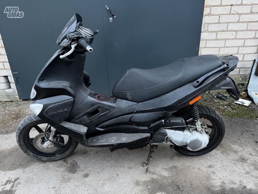 Melns Gilera Runner 2006 Viļņa, ar dzinēja tilpumu 0.05 L un nobraukumu 6 tūkst. km par 650 €, foto 4 vietnē AUTOMOTO.COM.LV