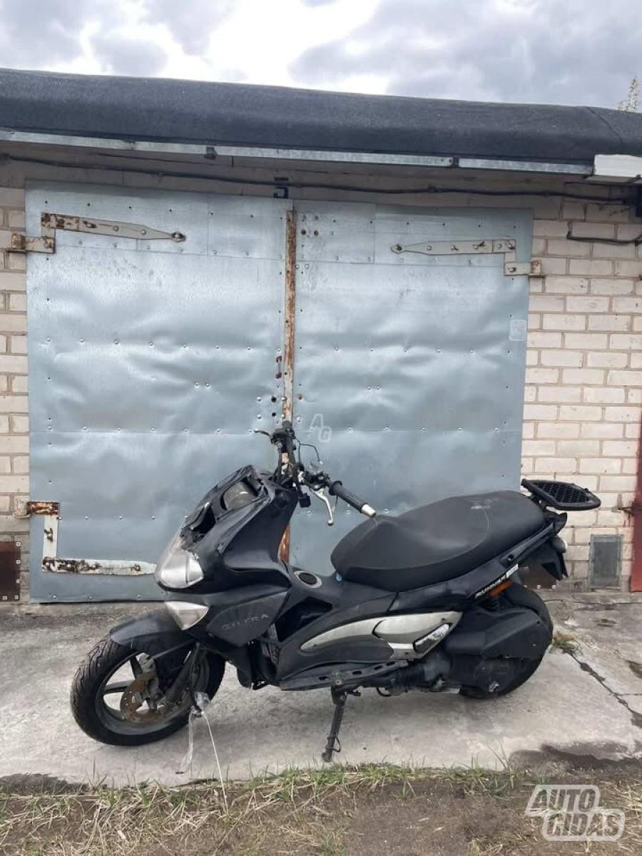 Black Gilera Runner 2006 in Marijampole, with an engine capacity of 0.13 L and mileage of 6 thousand km for 350 €, photo 5 on AUTOMOTO.COM.LV