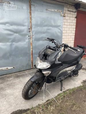 Black Gilera Runner 2006 in Marijampole, with an engine capacity of 0.13 L and mileage of 6 thousand km for 350 €, photo 6 on AUTOMOTO.COM.LV