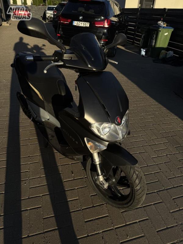 Black Gilera Runner 2006 in Kaunas, with an engine capacity of 0.05 L and mileage of 0 thousand km for 1500 €, photo 1 on AUTOMOTO.COM.LV